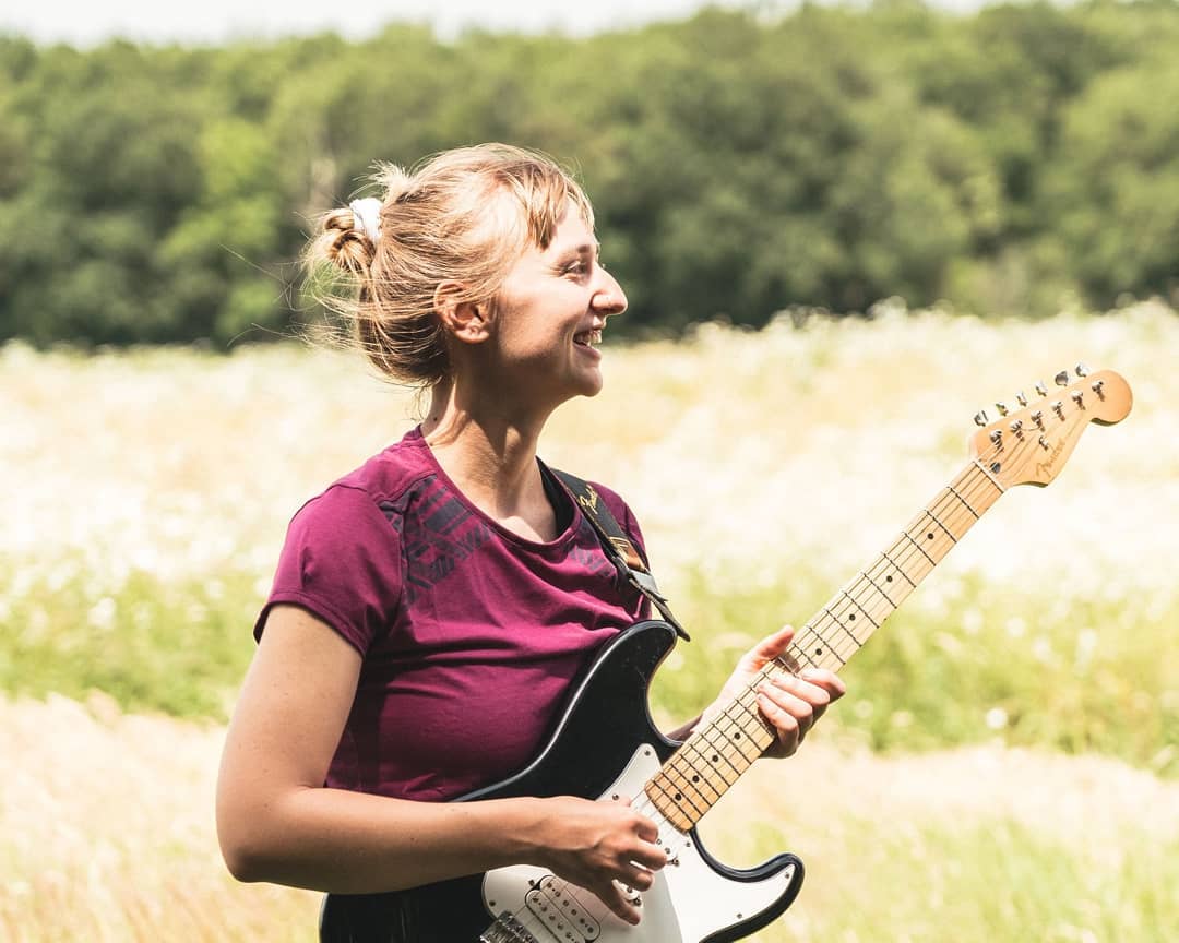 Mackenzie Leighton, Tourist(e) parisienne de talent - Lust for Live ...